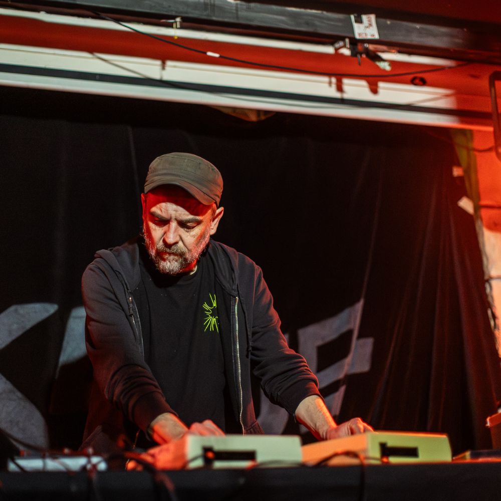 Lenhart Tapes "Dens" — Događaj — Distune promotion